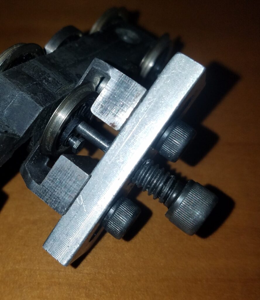 Small gauge Wheel Puller – S & HO jaws COMB - PE Design & Manufacturing